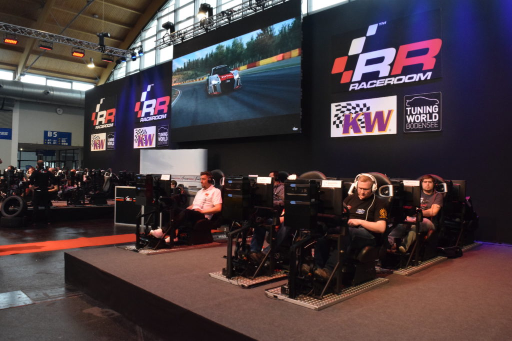 Close racing and lots of action at the RaceRoom Esports Event at Tuning ...